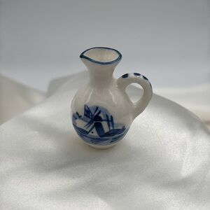 Delft | Art | Delft Blue Miniature Motif Cat W Banjo And Delft Pitcher ...